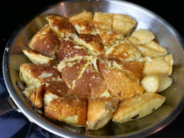 Šmorn – cesarski praženec (Kaiserschmarrn) – Kuharski recepti – Okusno.si