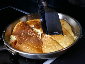 Šmorn – cesarski praženec (Kaiserschmarrn) – Kuharski recepti – Okusno.si